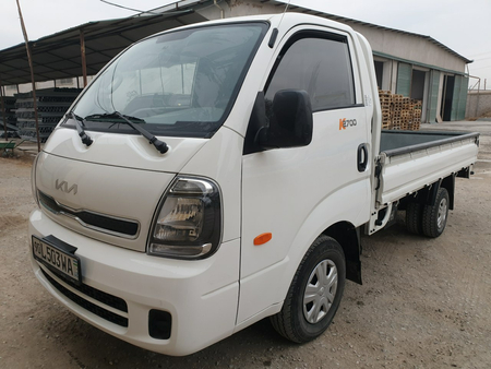 KIA BONGO\\nDizel\\nЙил 2024й\\nЮргани 17000км\\nХолати янги идиал\\nЧехол, ева