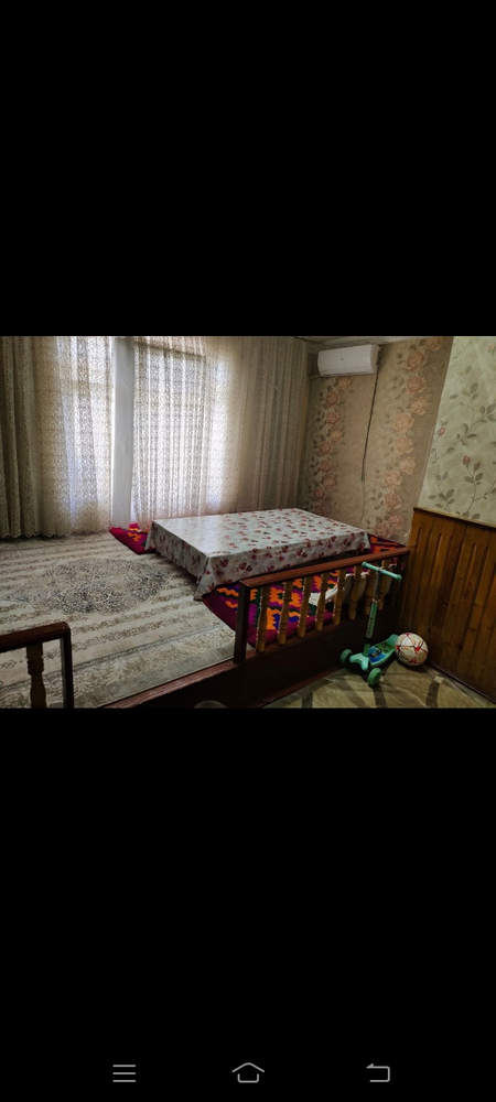 Нокис каласы 108 де жолдын бойында зор дом сатылады 3 этаж 4 комната