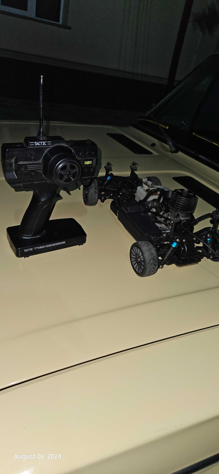 RC мoдель c ДВС Mercedes нитpo 18