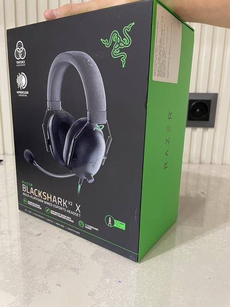 Гарнитурные наушники RAZER BlackShark V2 X