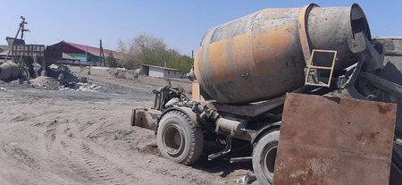 Beton maxsulotlarini tayyarlavchi mashina Karmekis