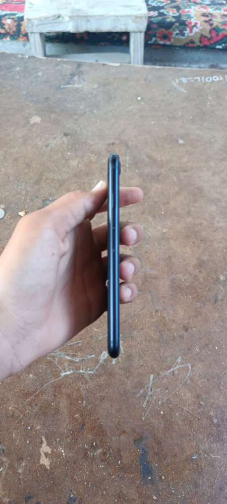 Iphone SE karobka