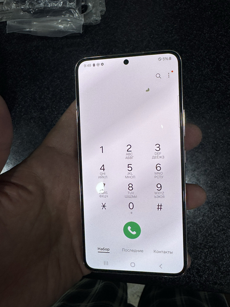 samsung s22 pamit 8.256g holati ideal ekranida dogi bor oqip qlila