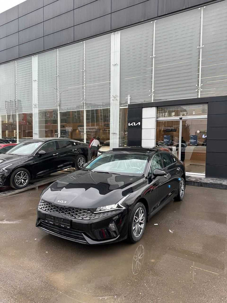 Kia 5 Orient Auto Hamkor Companiyasida
