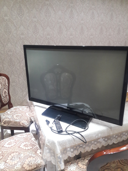 Продам самсунг с гарантией43дюйм