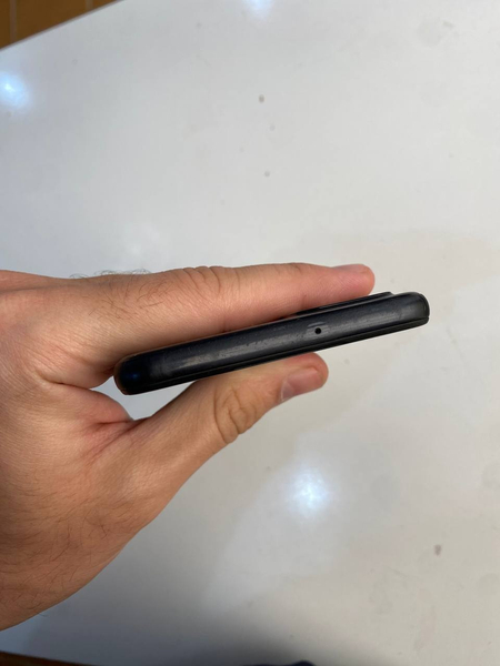 Samsung A22 4g 
Xotira 64/4 batre 1 kun
Srochna Sotiladi ideal
1.300 k