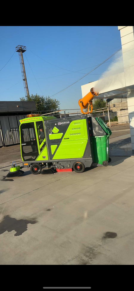 Уборочная подметальная машина SV 220