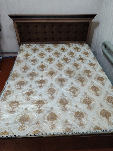 Продается кровать для спальни
