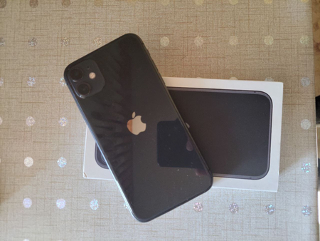 Apple Iphone 11.