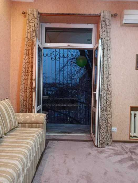 Сдается квартира  По улице Шота Руставели вдоль дороги 2/4/4\50м2