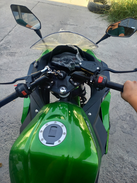 Kawasaki ninja 200 cc
