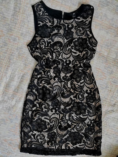 Платье с кружевом H&M