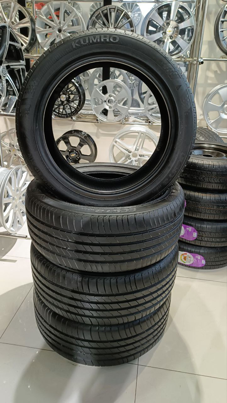 Balon shina Kumho ecsta hs 51 
225/45/18