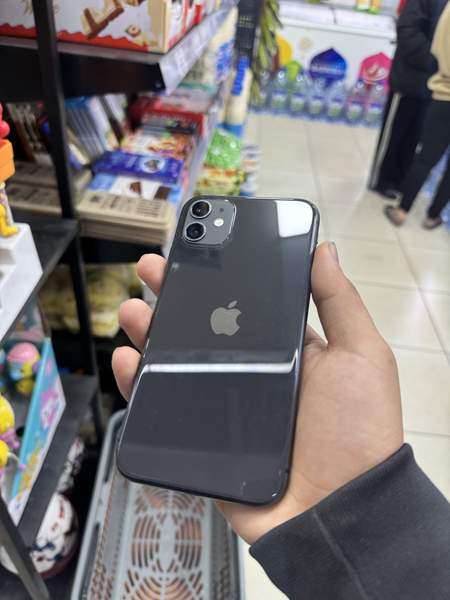 iphone 11 srochni sotiladi tel qlila gaplashamiz