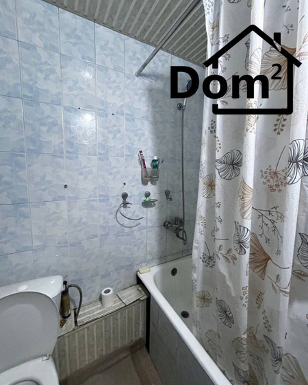 В продаже квартира 2 комнаты 2/2/4 с Раздельный плонировкой. 11 роддом
