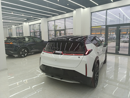 Zeekr x 2023й 09