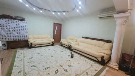 Продается просторная квартира 3/5/9 Яшнабад  ул. М.Риезий (J2823)