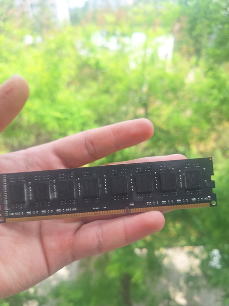 Прадаётса материнская плата +i3 2100 + ddr3 8g