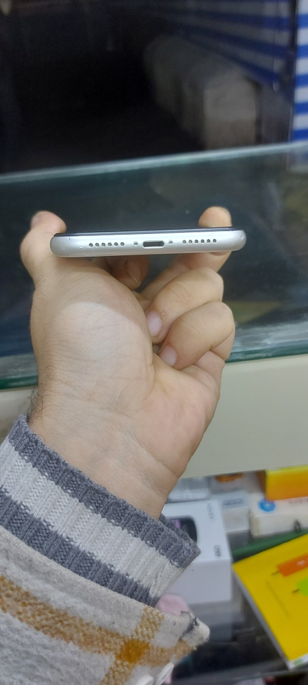 Iphone 11 64 GB truton bor face iwlamdi