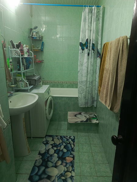 Продаётся квартира 122м². Яккасарайский р-он улица Бобура.