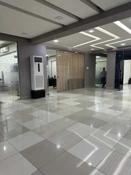 Сдается Отдельно стоящая здания Ор-р: метро Ойбек  2400м2