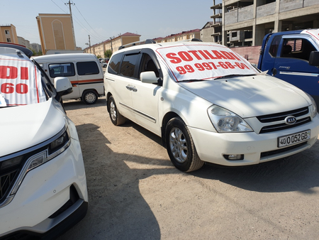 Kia carnival 2011
