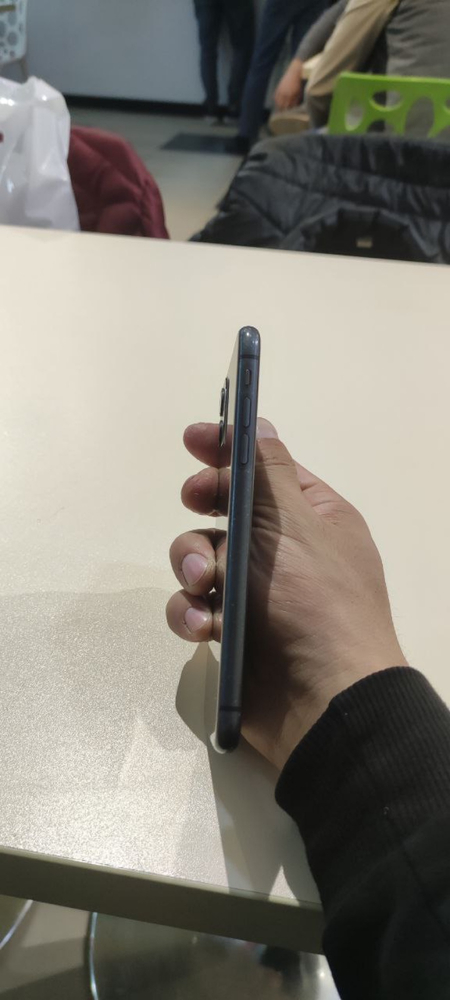 Iphone 11           .