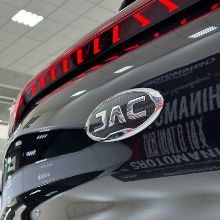 JAC JS6 2024 Tayyor 1,5 Turbo 30% bilan kredit!! jentra BYD Tracker