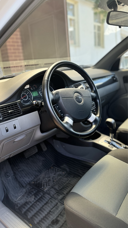 Lacetti (Gentra )Elegant plus sotiladi))