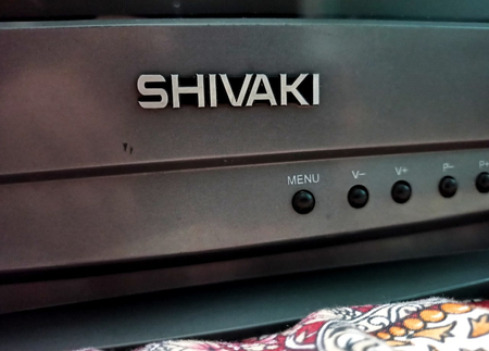 SHIVAKI QUATRO bomba televizor