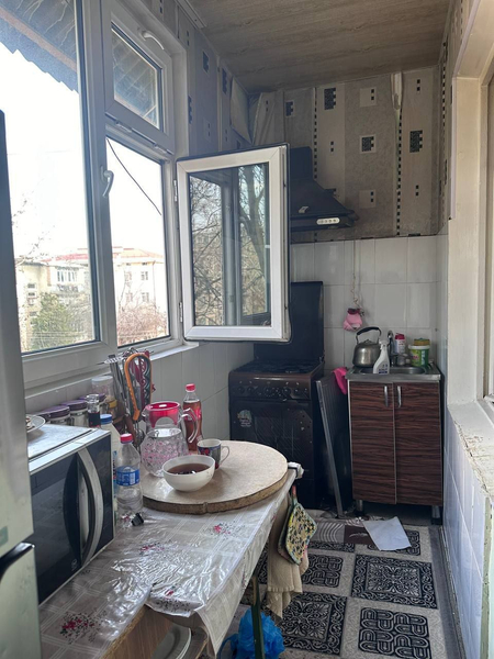 2в3/3/4 Феруза-3 (начало). XAVAS. Балкон 1.5×6.Торец. 50м². Чистая.