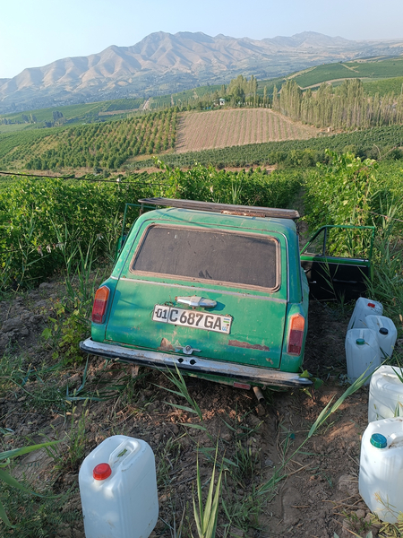 Vaz 2102 sotiladi