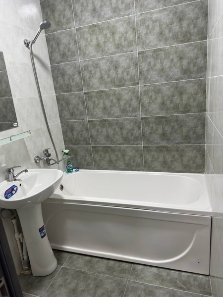 Продаётся  2 ком квартира на  Авиасозлар  3 кв.Ориентир  Мах Well