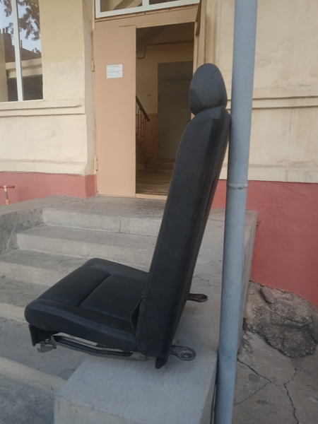Продам 2 сиденья от каптивы
