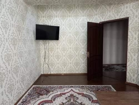 Гулистон шаҳар 1 мавзеда 3 хонали квартира ижарага  берилади