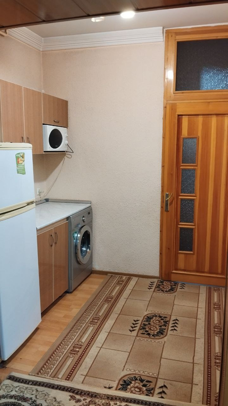 Продаётся 4-х комнатная квартира 1 этаже.