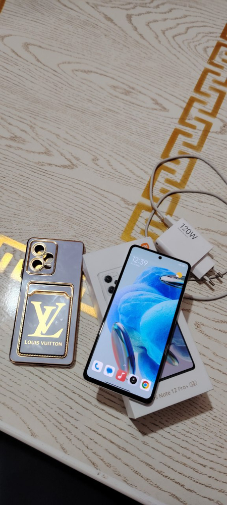 Yangi Redmi not 12 pro pyus 5G 8.256 obmen yoq