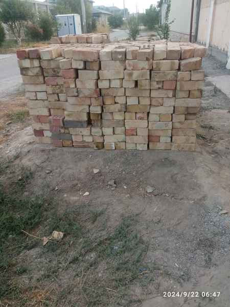 Продается  кирпич полуторка новый ,.