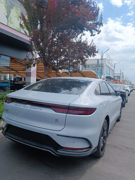 BYD HAN 605 km full