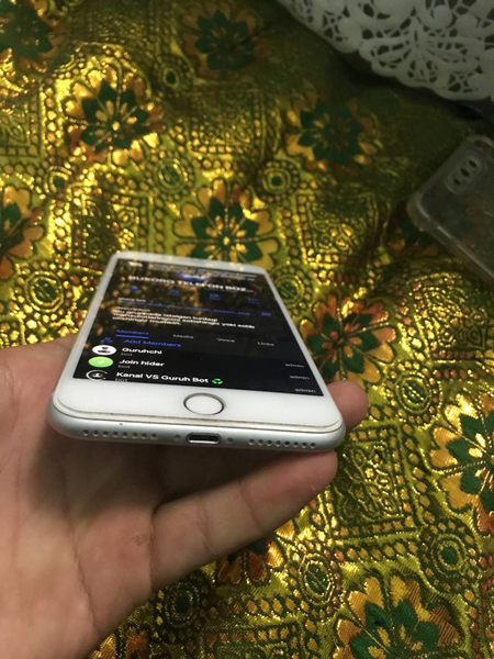Iphone 8+ ideal sostayana