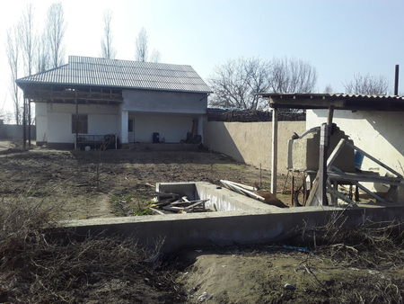 Uy sotiladi (Продается дом)