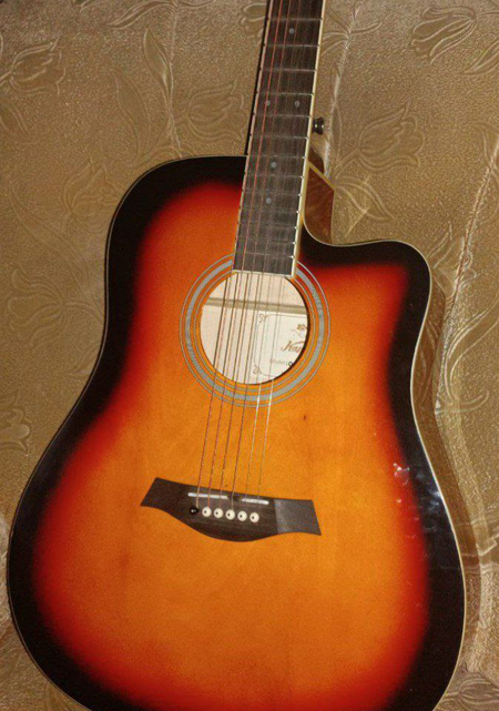 Gitara sotiladi Srochna