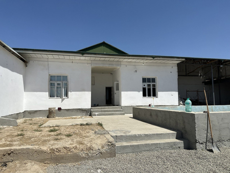 Hovli sotiladi 12 sotix