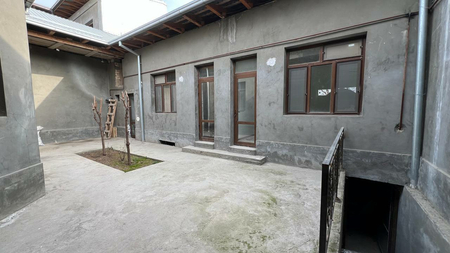 Qumariq mahallada 2.44 sotih uchastka