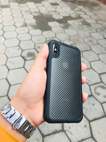 Iphone x sotladi