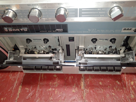 Магнитола Sanyo M-W20K