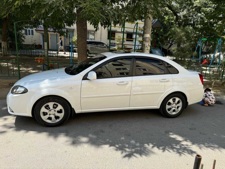 Продаю свой автомобиль Lacetti Jentra 2015 года выпуска
