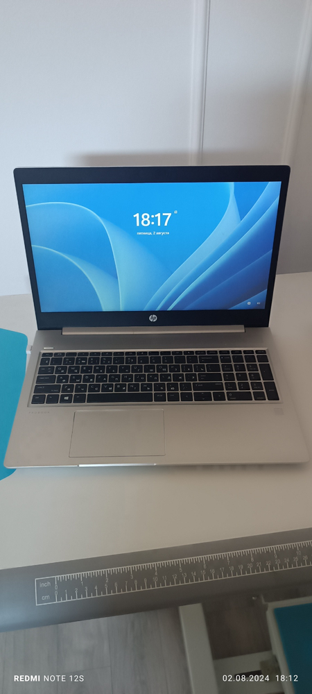 Ноутбук HP satiladi. Taza qollanildi.
