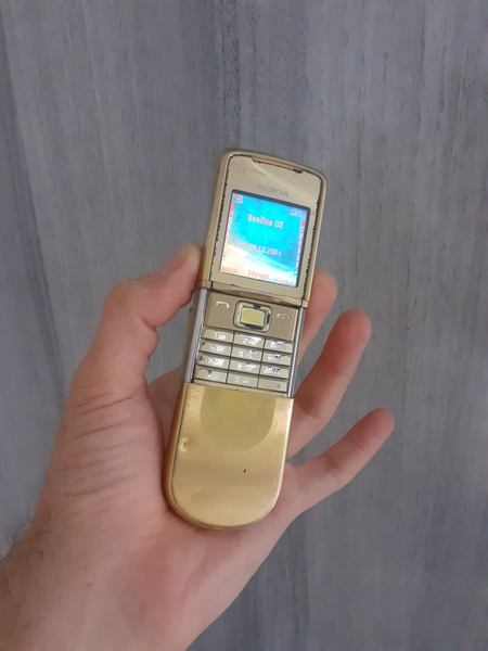 Nokia 8800 gold sotladi