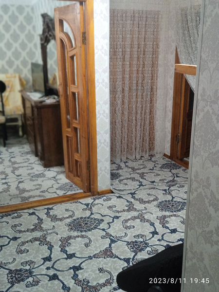 Продажа.3.ком.3/2/4.этаж.Рисивиый Яшнобод .кирпич
